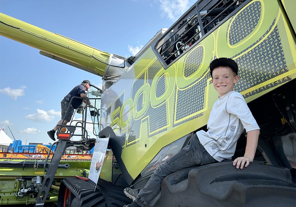 VIDEO: Ed meets combine | The Western Producer VIDEO: Ed meets combine | The Western Producer